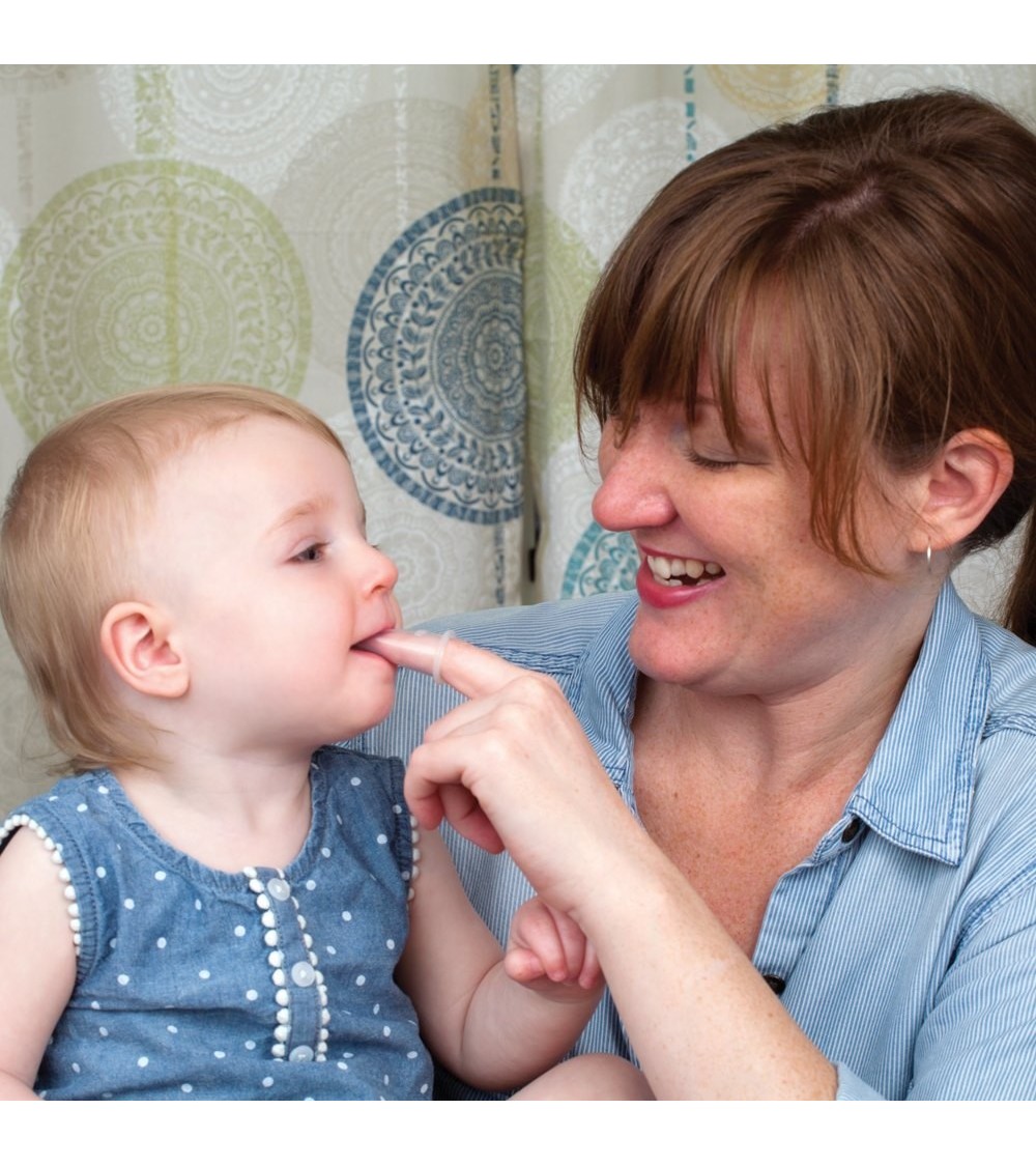 Vinger tandenborstel met opslagdoos gemaakt van extra zachte siliconen en heeft drie ...